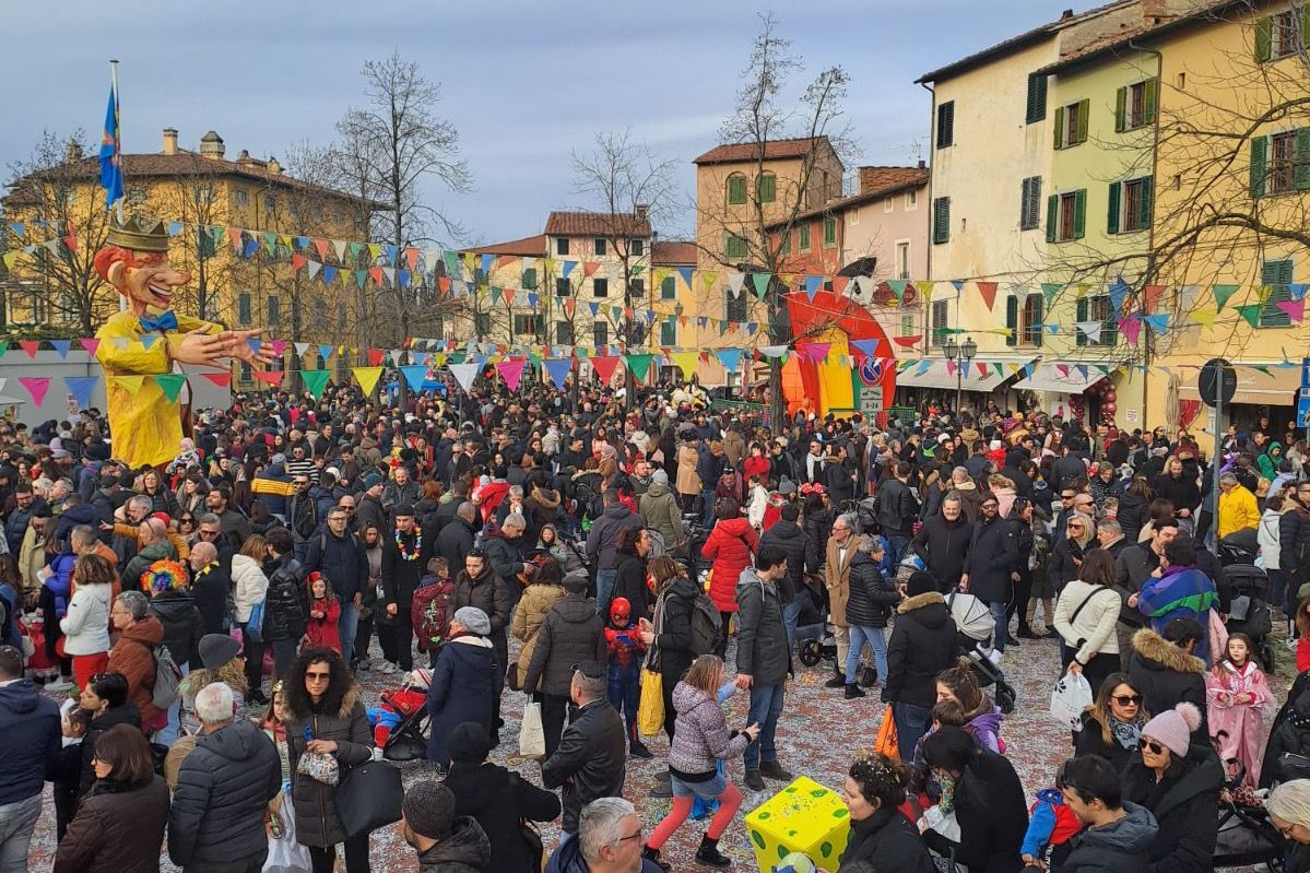 Carnevale di Bientina, la prima data un vero successo: tutto esaurito ...